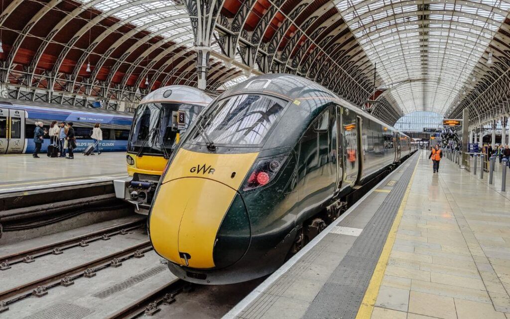 Best Day Trips From London By Train - Buddy The Traveling Monkey